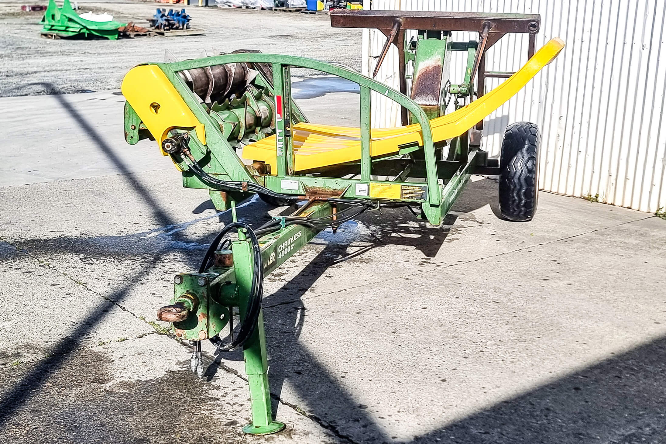 Hustler Chainless 4000 2 Bale Feeder | Hustler Equipment